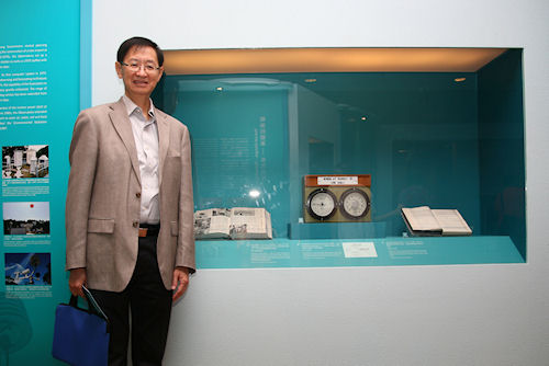 Professor Peter Yau Man-kong re-visited the Observatory to share his ...